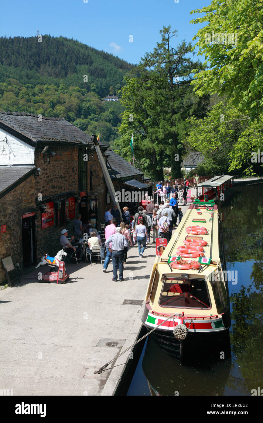 Trip boat telford llangollen wharf hi-res stock photography and images ...