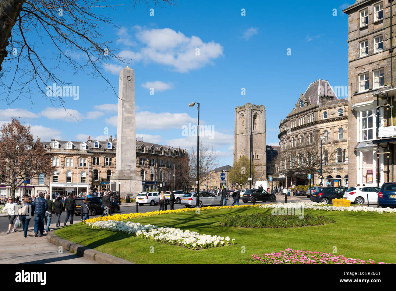 English town centre harrogate hi-res stock photography and images - Alamy