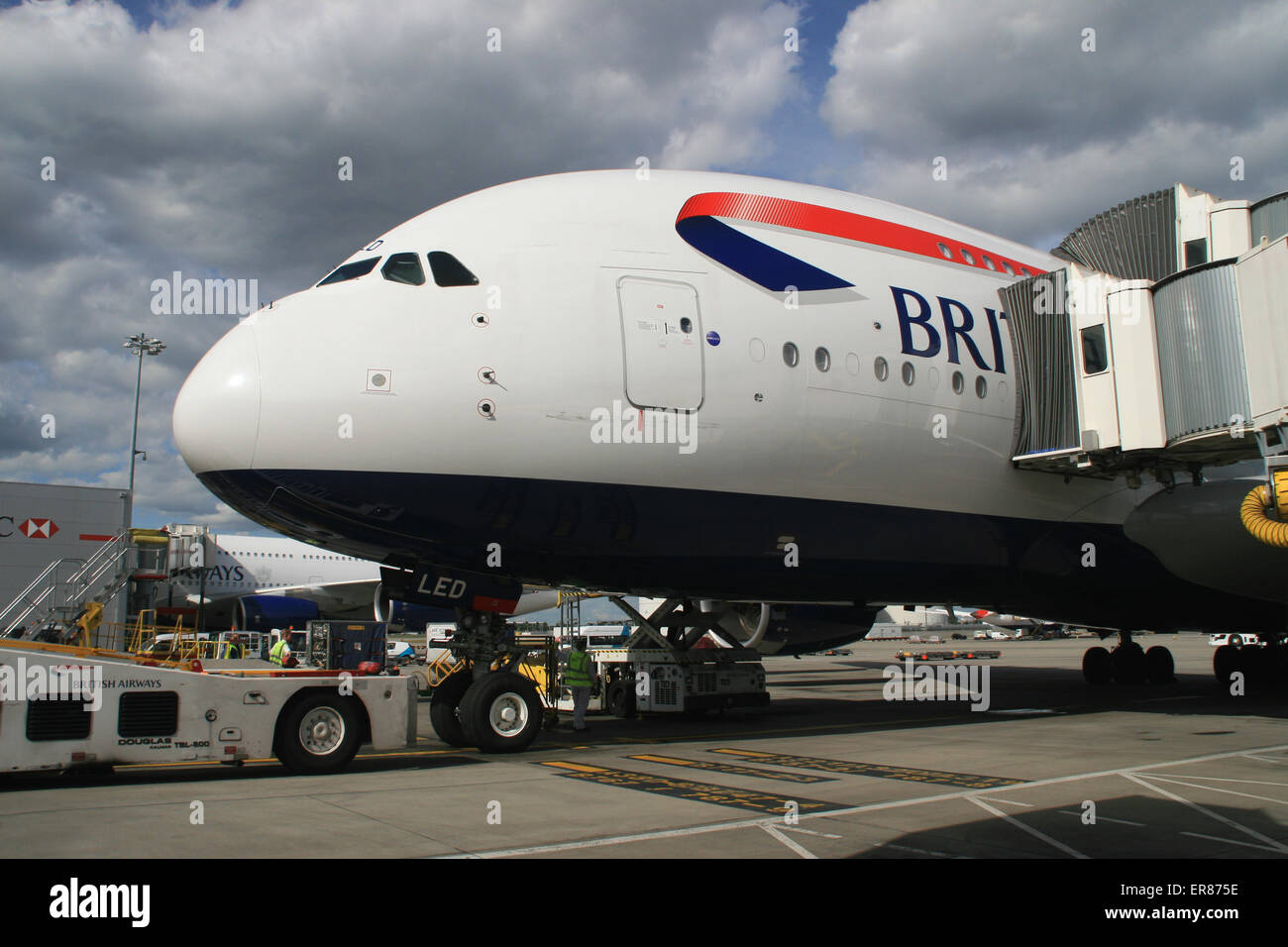 Aircraft on gate hi-res stock photography and images - Alamy
