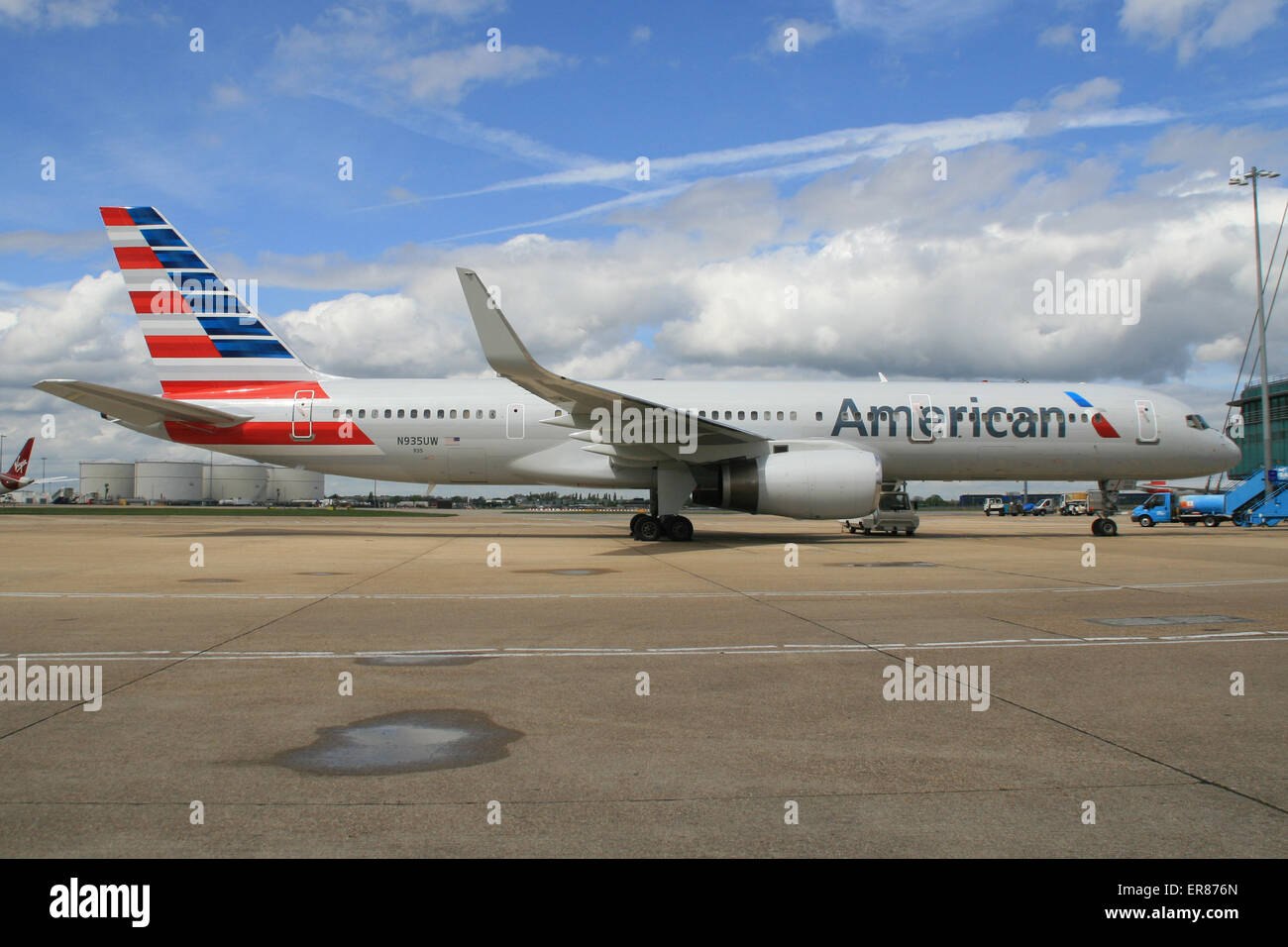 American airlines 757 hi-res stock photography and images - Alamy