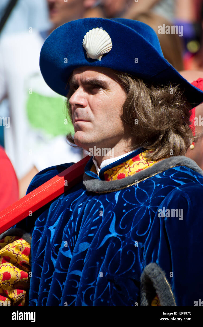 man in medieval costume of Contrada del Nicchio at Corteo Storico ...