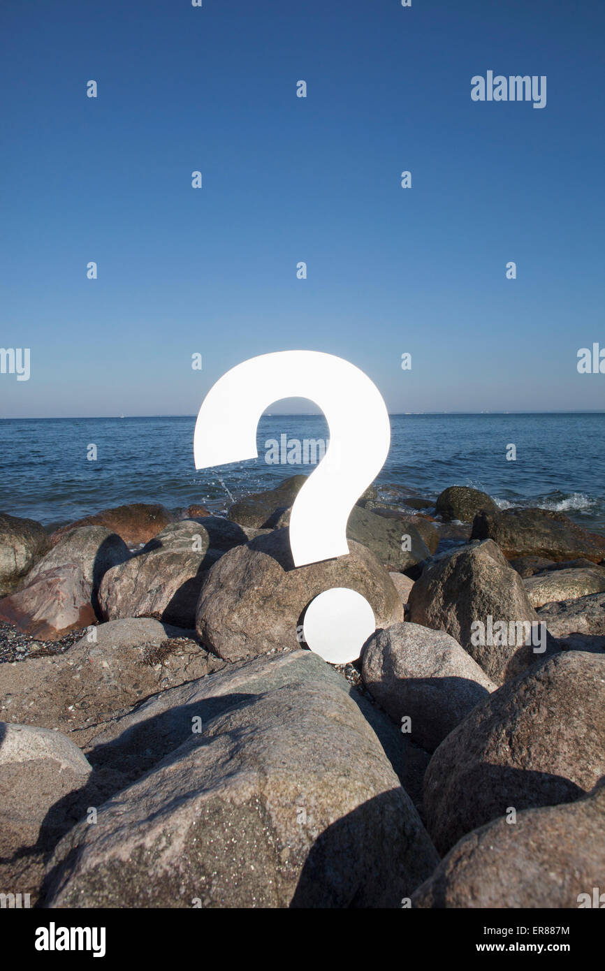 Question mark symbol on rocks hi-res stock photography and images - Alamy