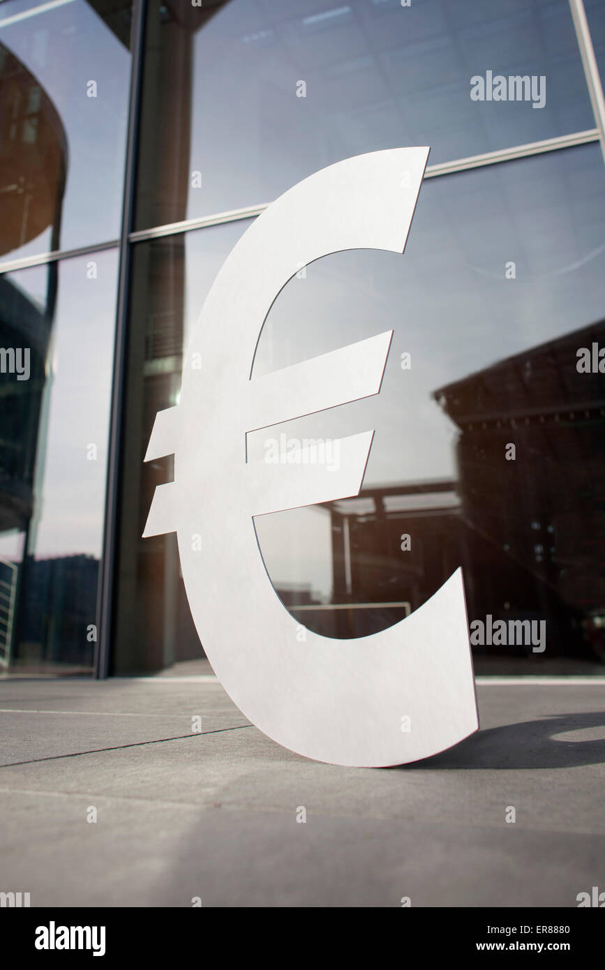 Euro currency building hi-res stock photography and images - Alamy