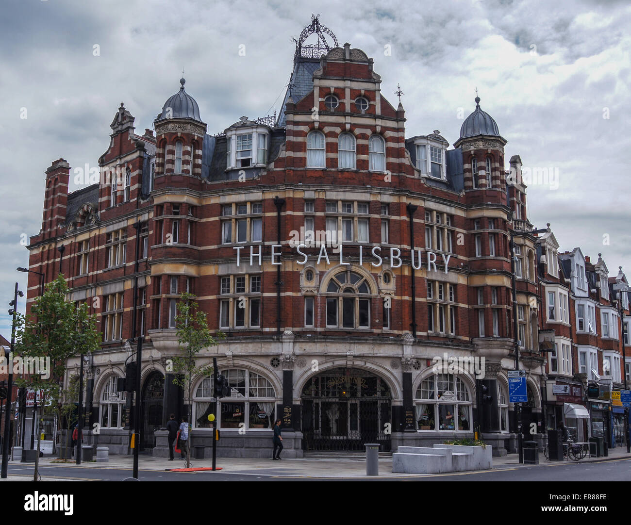 Salisbury Hotel, Victorian pub by John Cathles Hill, 1899, Grand Parade ...