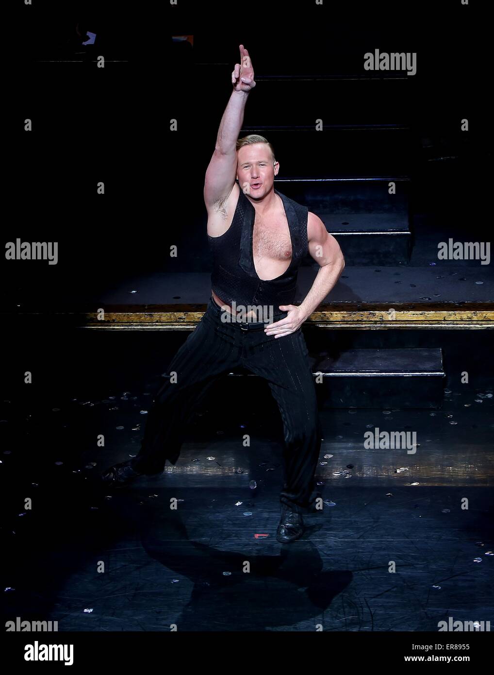 'Chicago' becomes the second longest Broadway show in history, at the ...