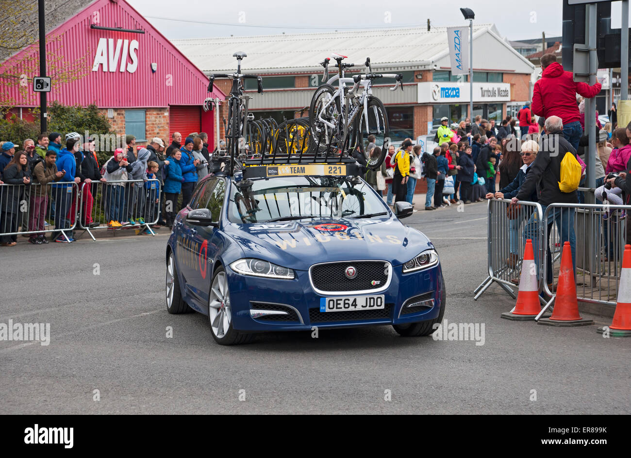 Cycling team support vehicle hi-res stock photography and images - Alamy