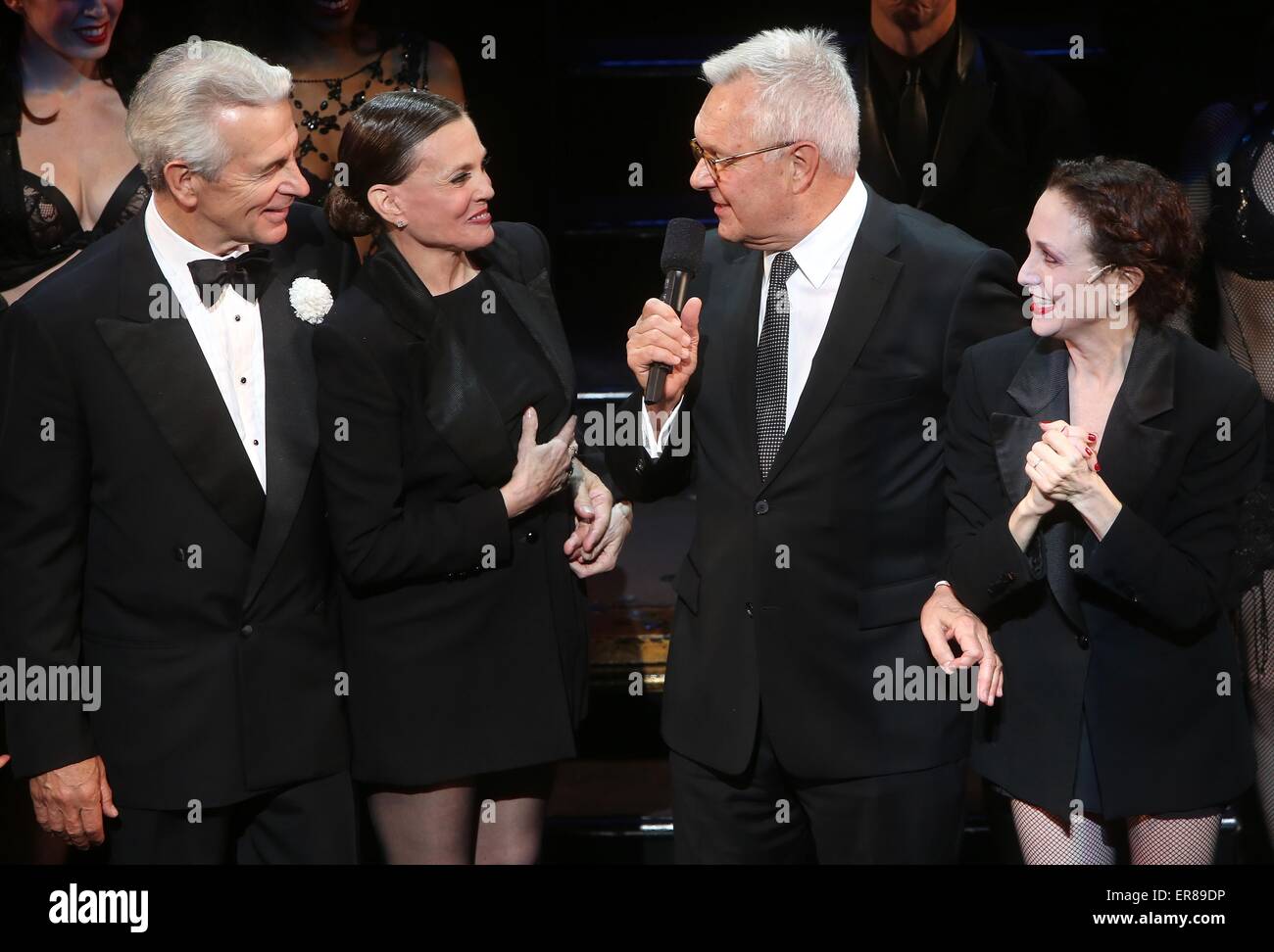 'Chicago' becomes the second longest Broadway show in history, at the ...