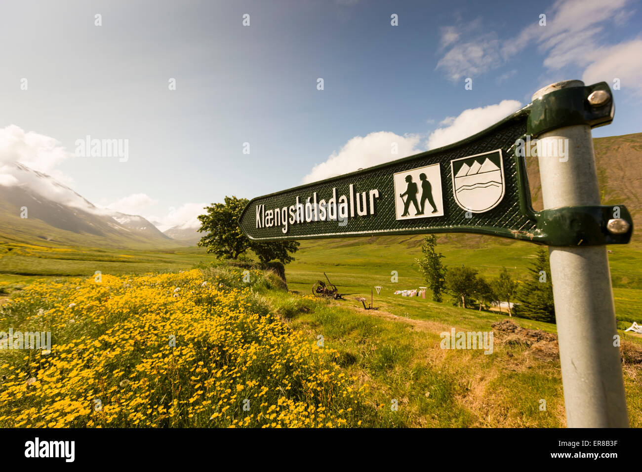 Hiking path sign Stock Photo - Alamy
