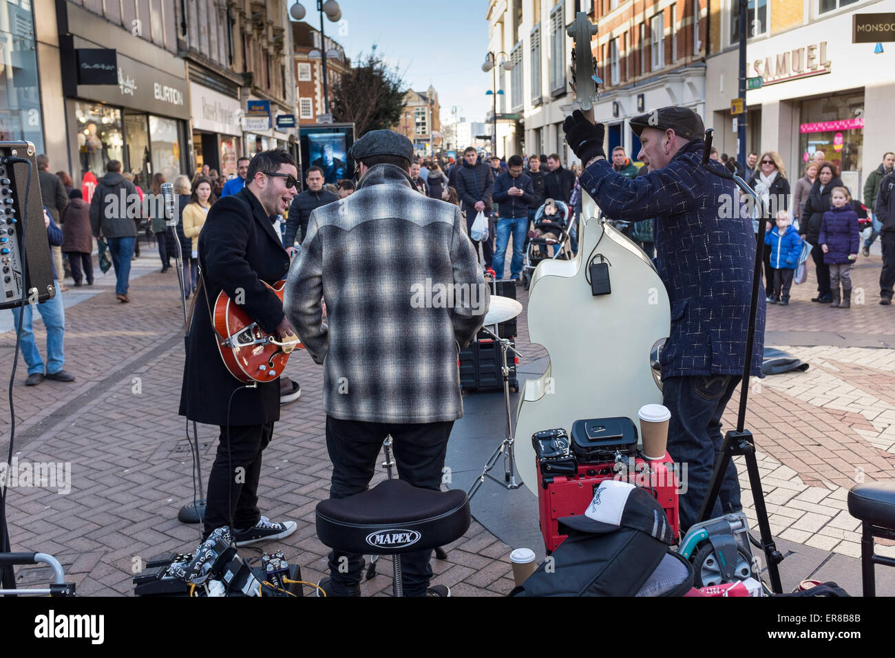 Entertainers busker buskers hi-res stock photography and images - Alamy