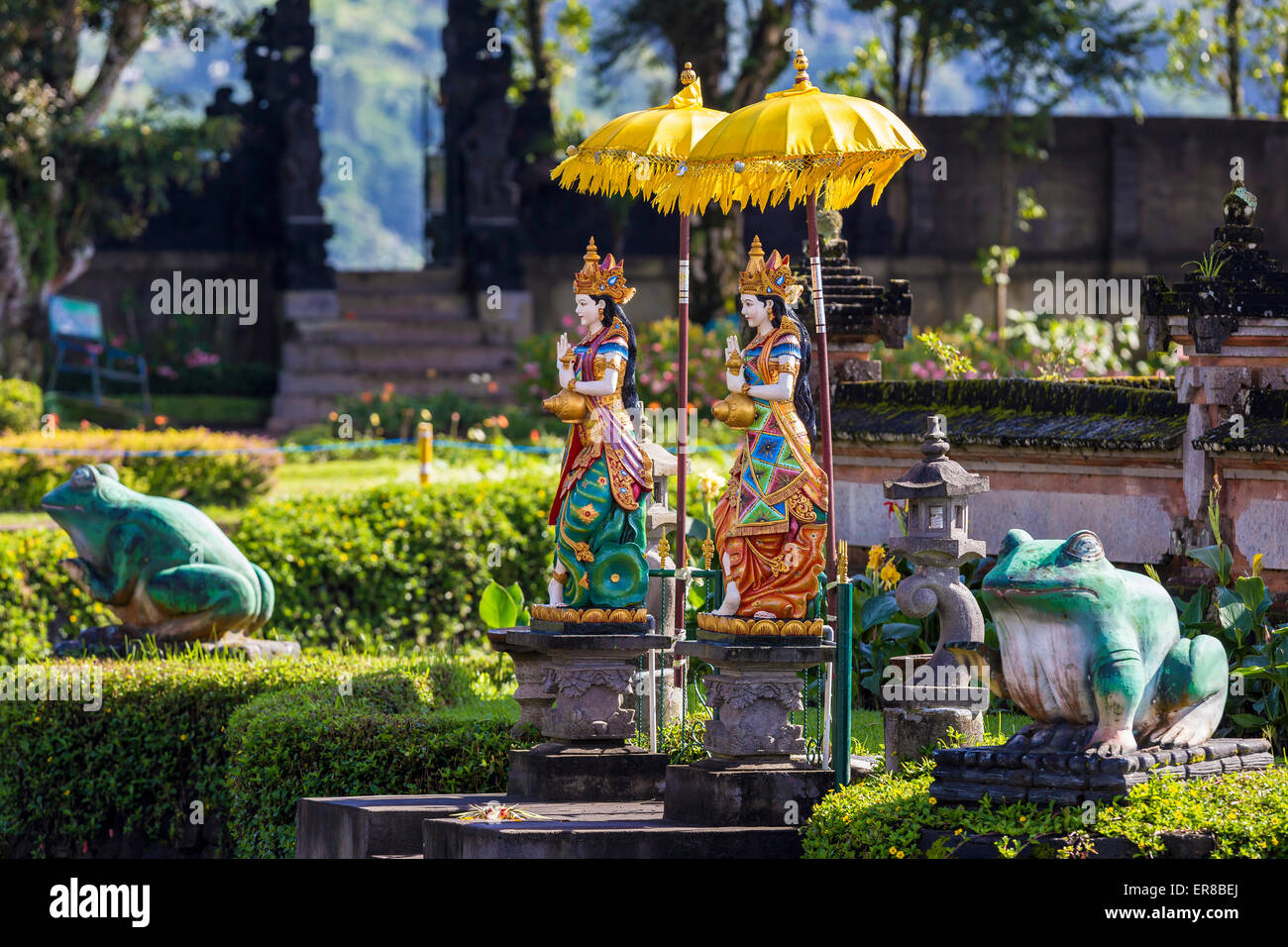 Statue temple ulu ulun hi-res stock photography and images - Alamy