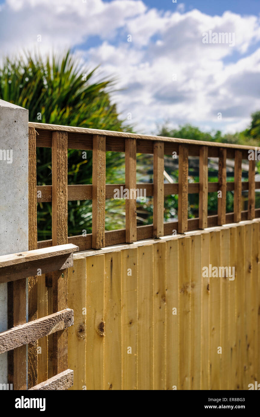 Trellis fencing hi-res stock photography and images - Alamy