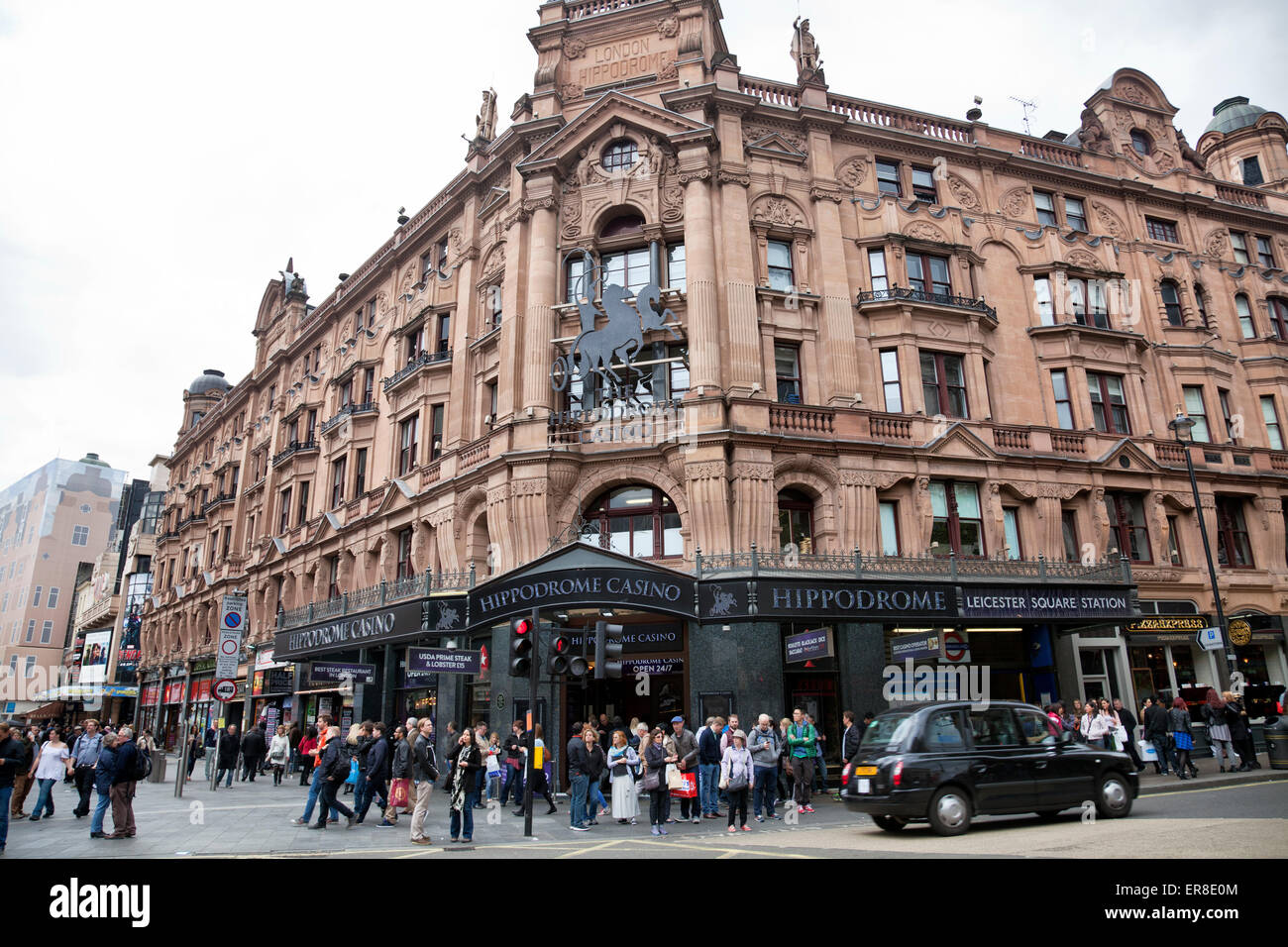 Charing cross rd hi-res stock photography and images - Alamy