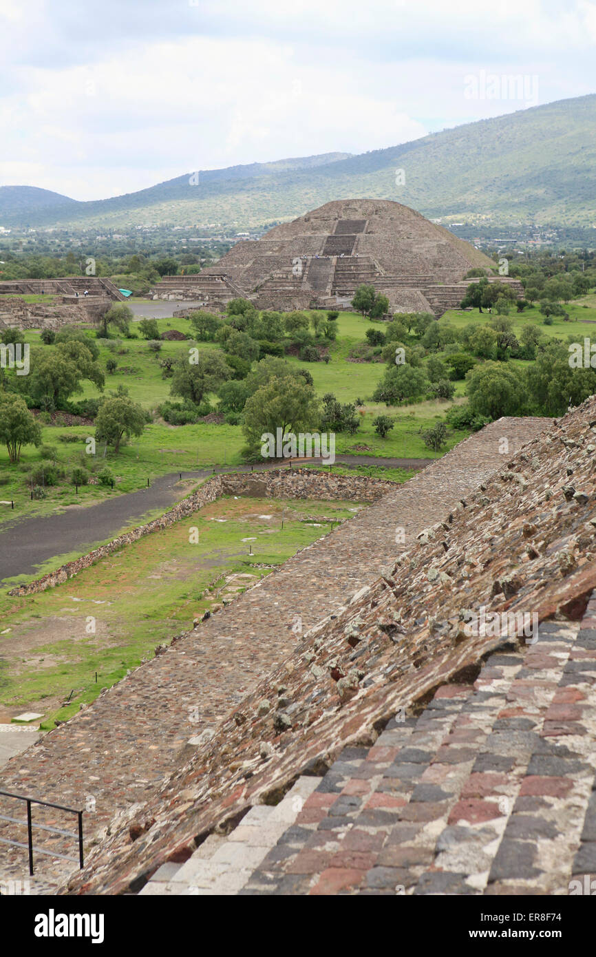 Moon pyramid hi-res stock photography and images - Alamy