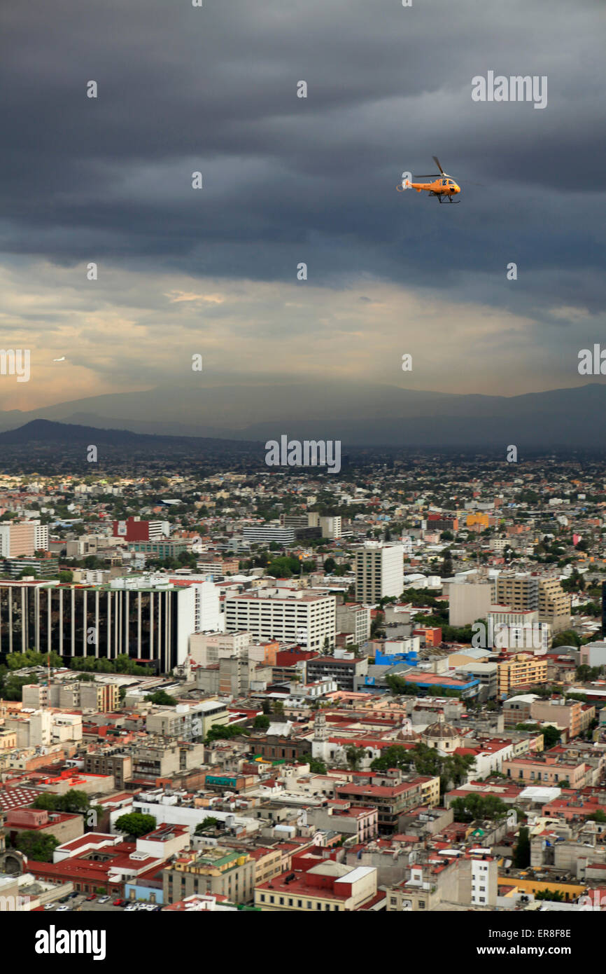 High angle view helicopter flying hi-res stock photography and images ...