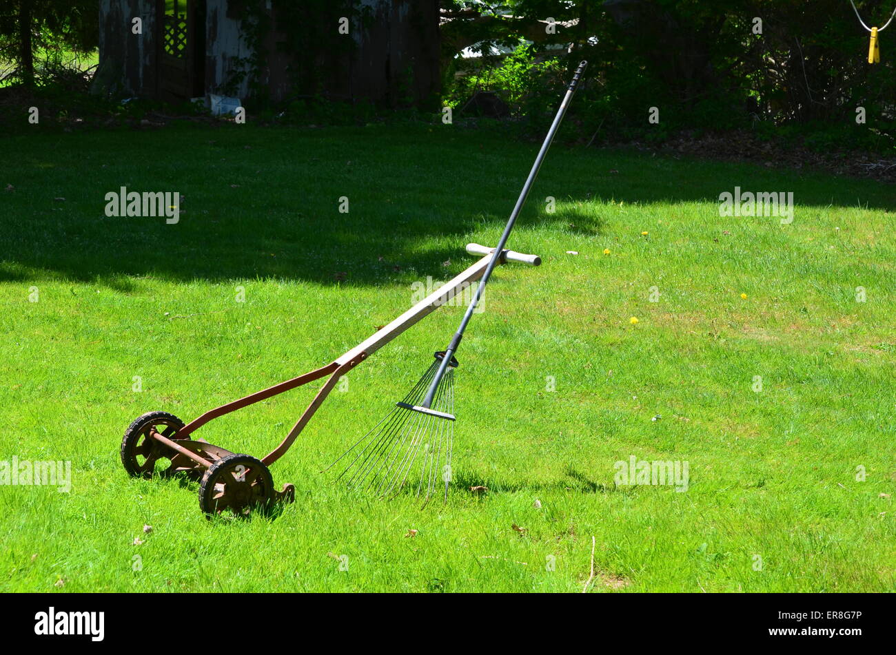 Antique lawn mower hi-res stock photography and images - Alamy