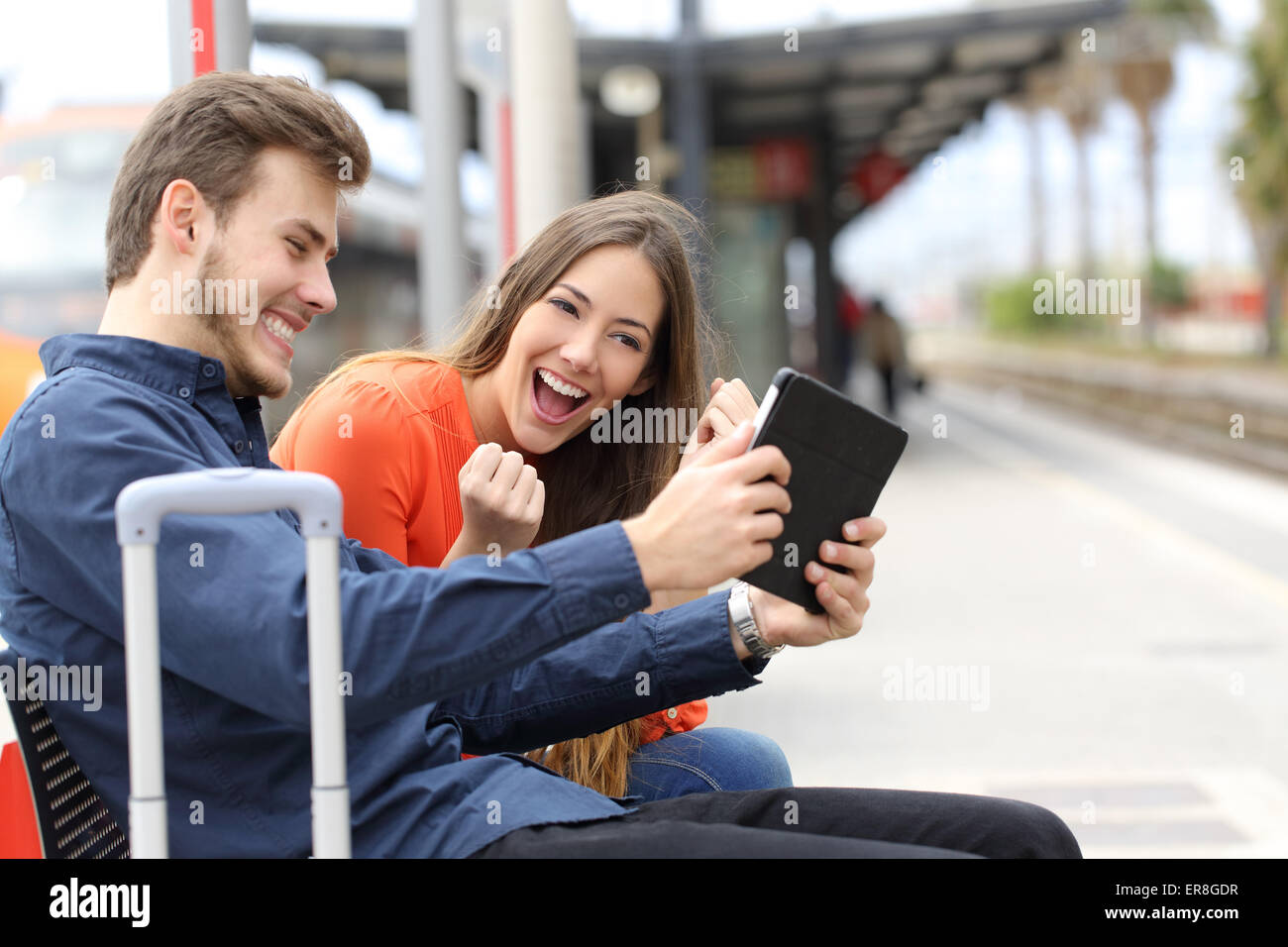 Movie playing tablet hi-res stock photography and images - Alamy