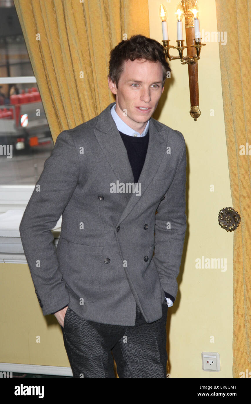 Eddie Redmayne promoting his movie Die Entdeckung der Unendlichkeit ...