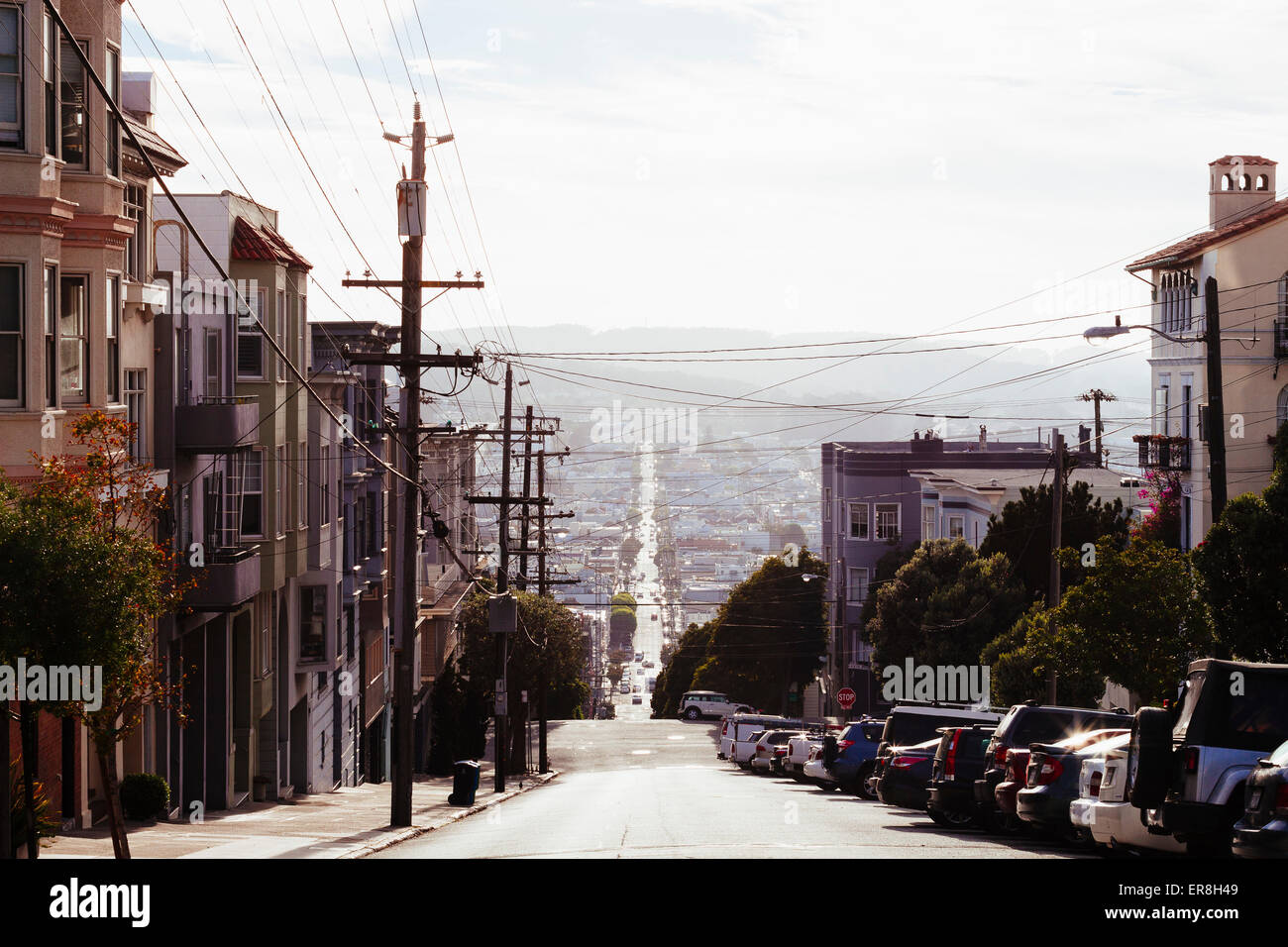 Sky and city street hi-res stock photography and images - Alamy