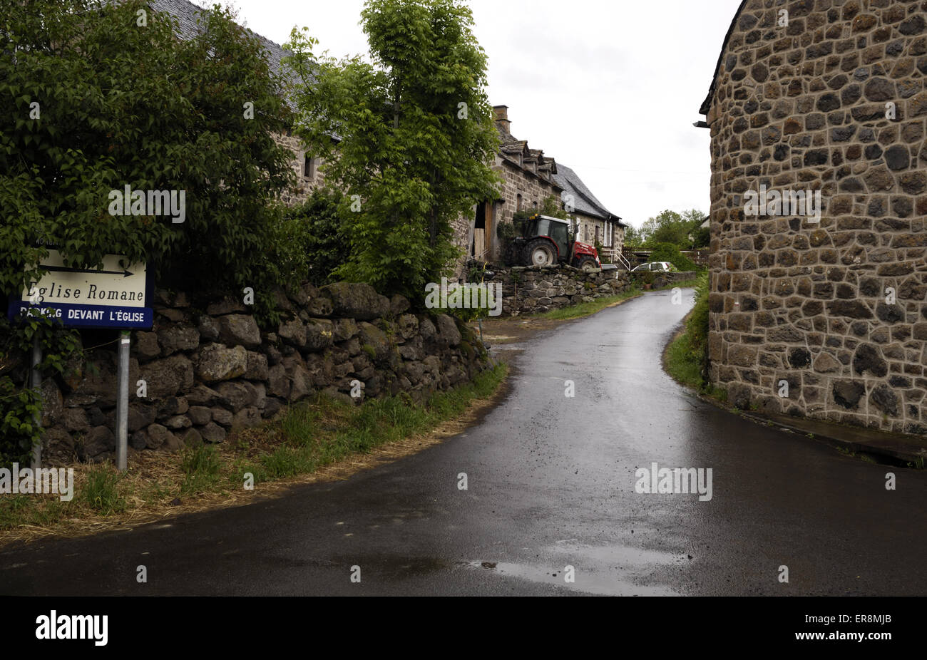 Entrance to Bredons village Stock Photo - Alamy