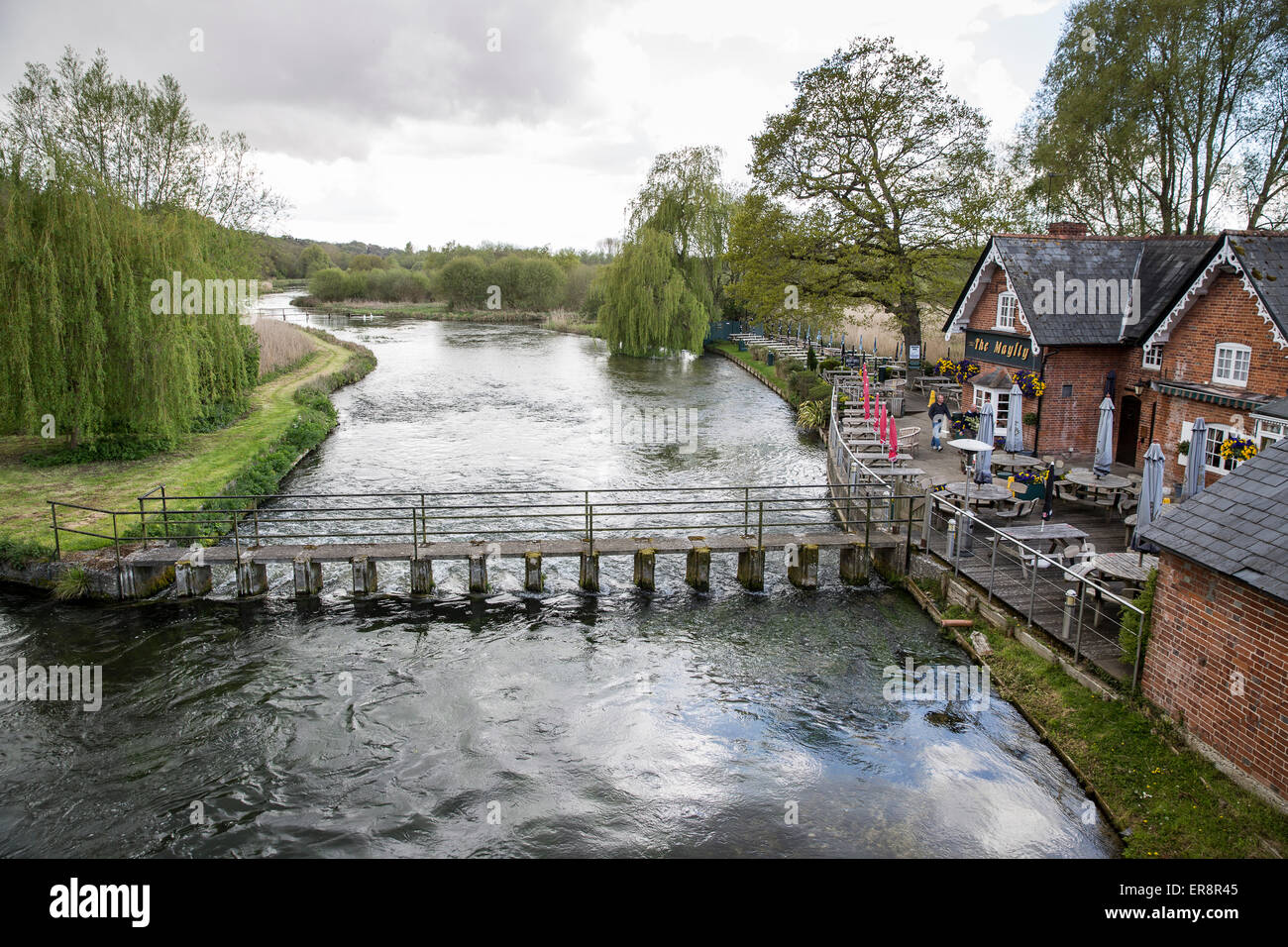Bridge, River Test at The Mayfly Riverside Pub, Fullerton, Stockbridge ...