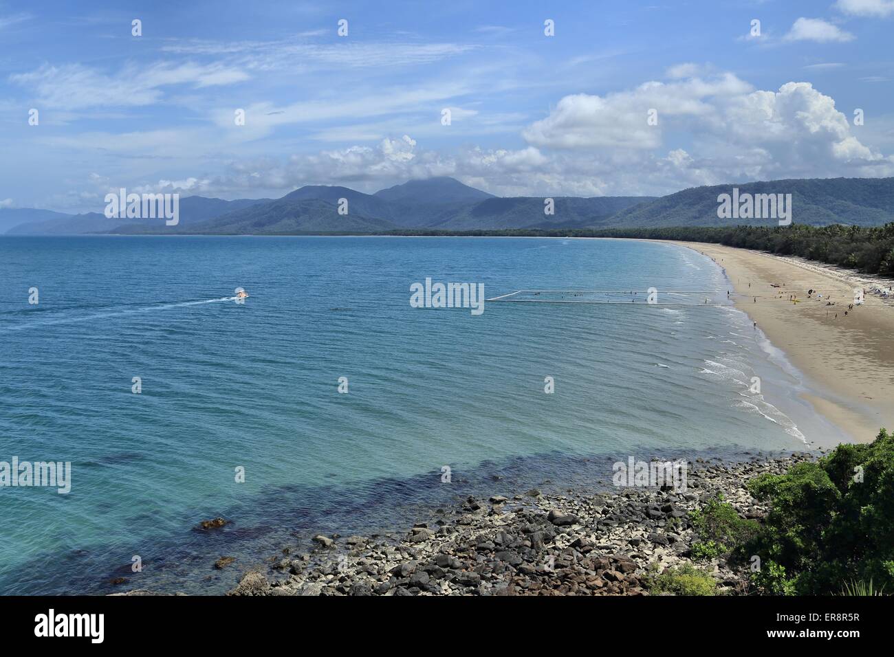 The beautiful sandy Four Mile Beach at Port Douglas, Queensland ...
