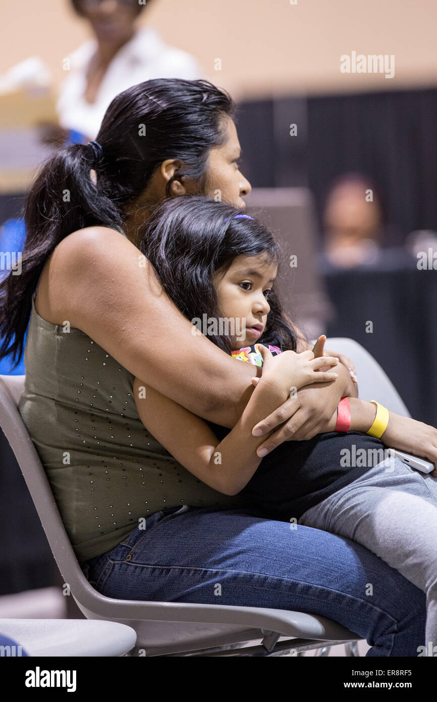 Mother daughter in dental hi-res stock photography and images - Alamy
