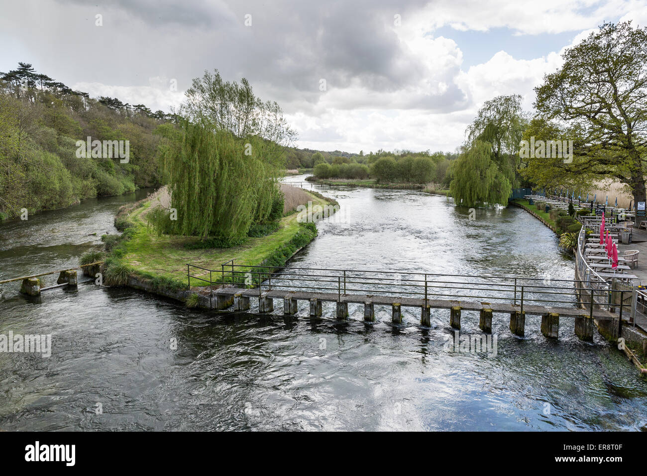 Bridge, River Test at The Mayfly Riverside Pub, Fullerton, Stockbridge ...