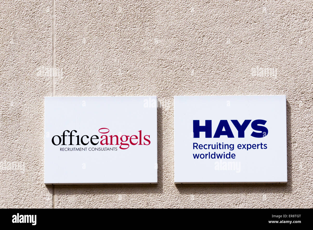 Recruiting experts worldwide hi-res stock photography and images - Alamy