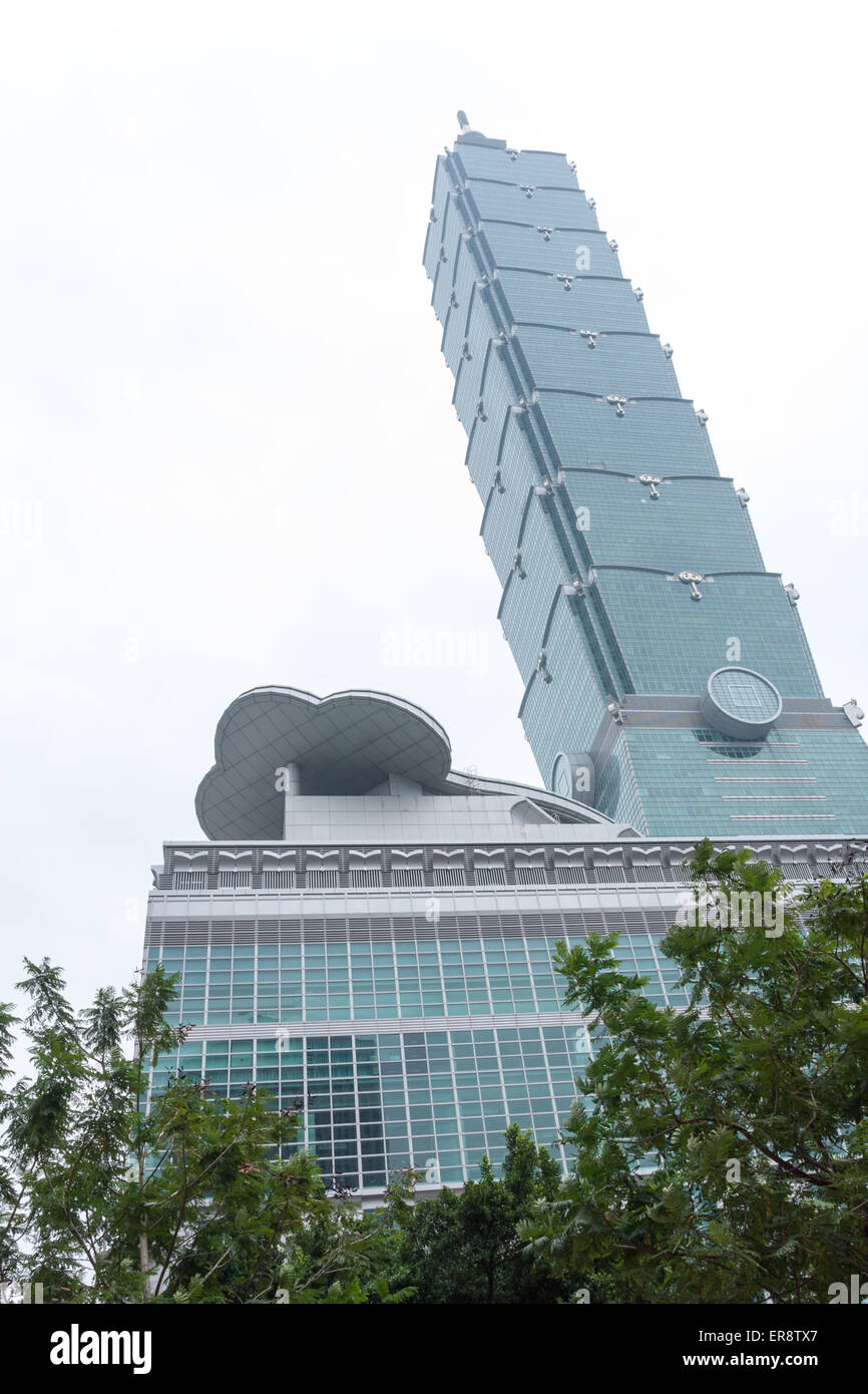 Taipei 101 tower construction hi-res stock photography and images - Alamy