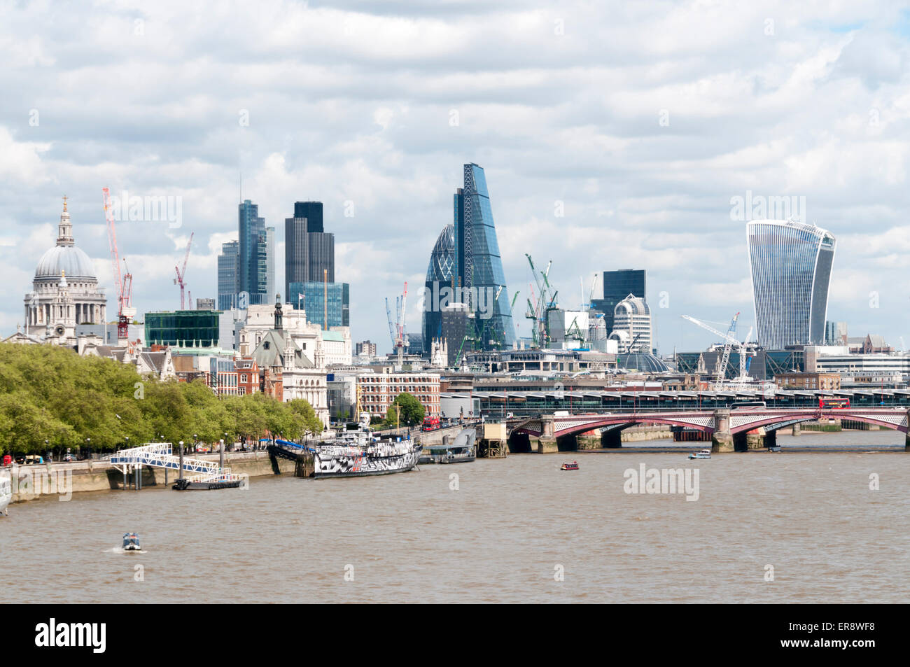 Waterloo and city line hi-res stock photography and images - Alamy