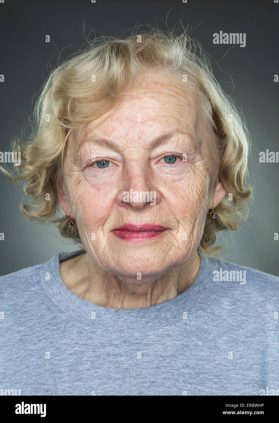 Senior gray hi-res stock photography and images - Alamy