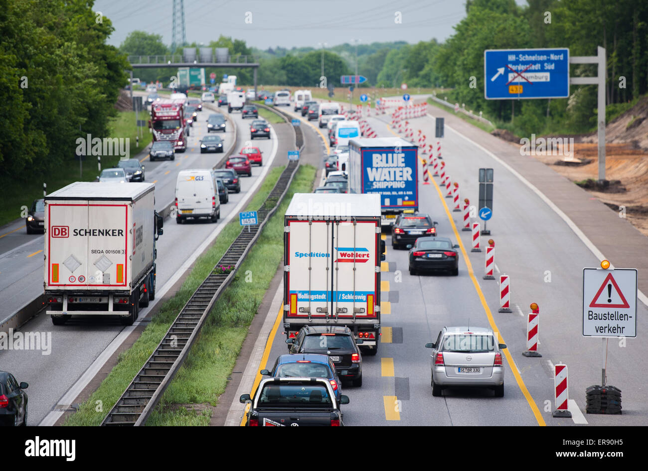 Lefthand lane hi-res stock photography and images - Alamy