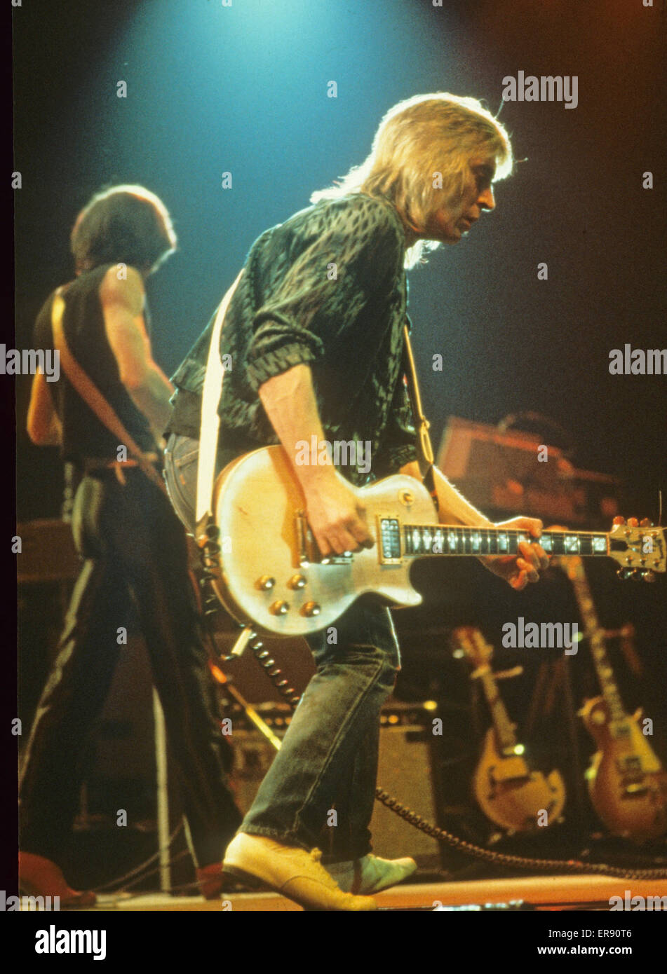 Mick ronson guit* hi-res stock photography and images - Alamy