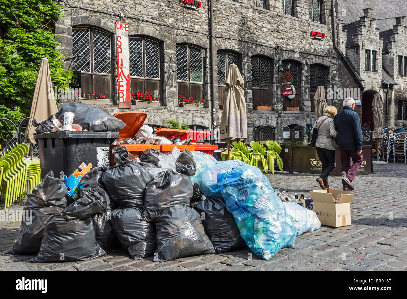 Walking past litter hi-res stock photography and images - Alamy