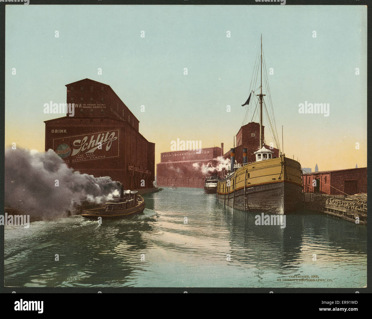 Chicago River elevators Stock Photo - Alamy