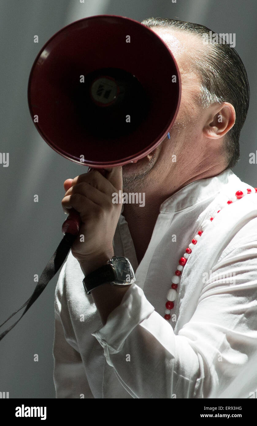 Mike Patton, singer with US band Faith No More, on stage in the Veltins ...
