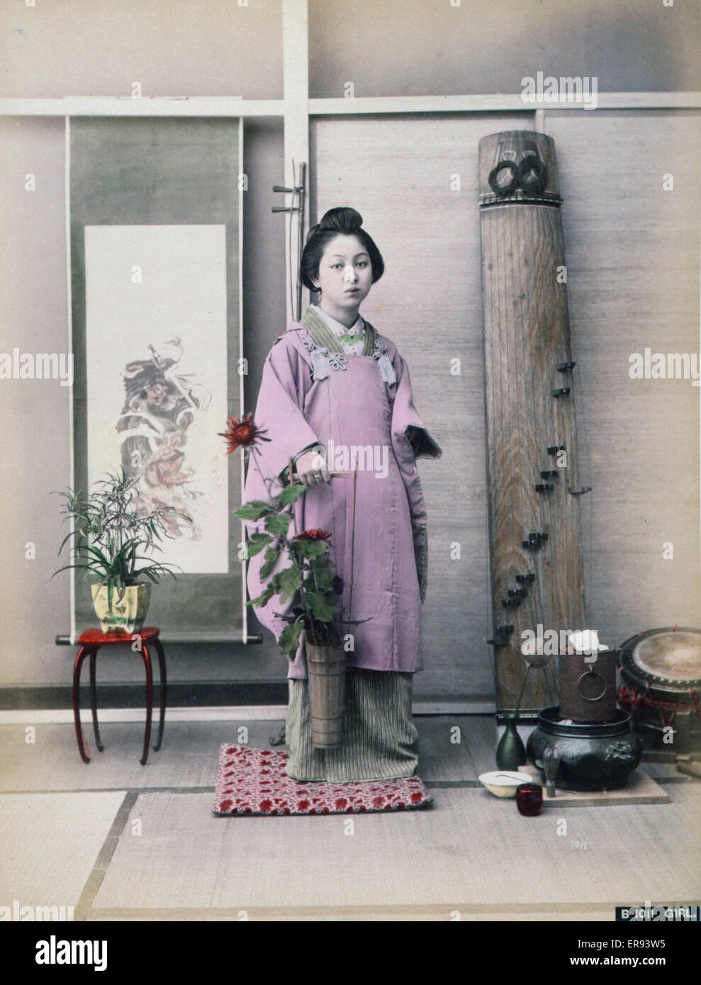 Girl facing left hi-res stock photography and images - Alamy