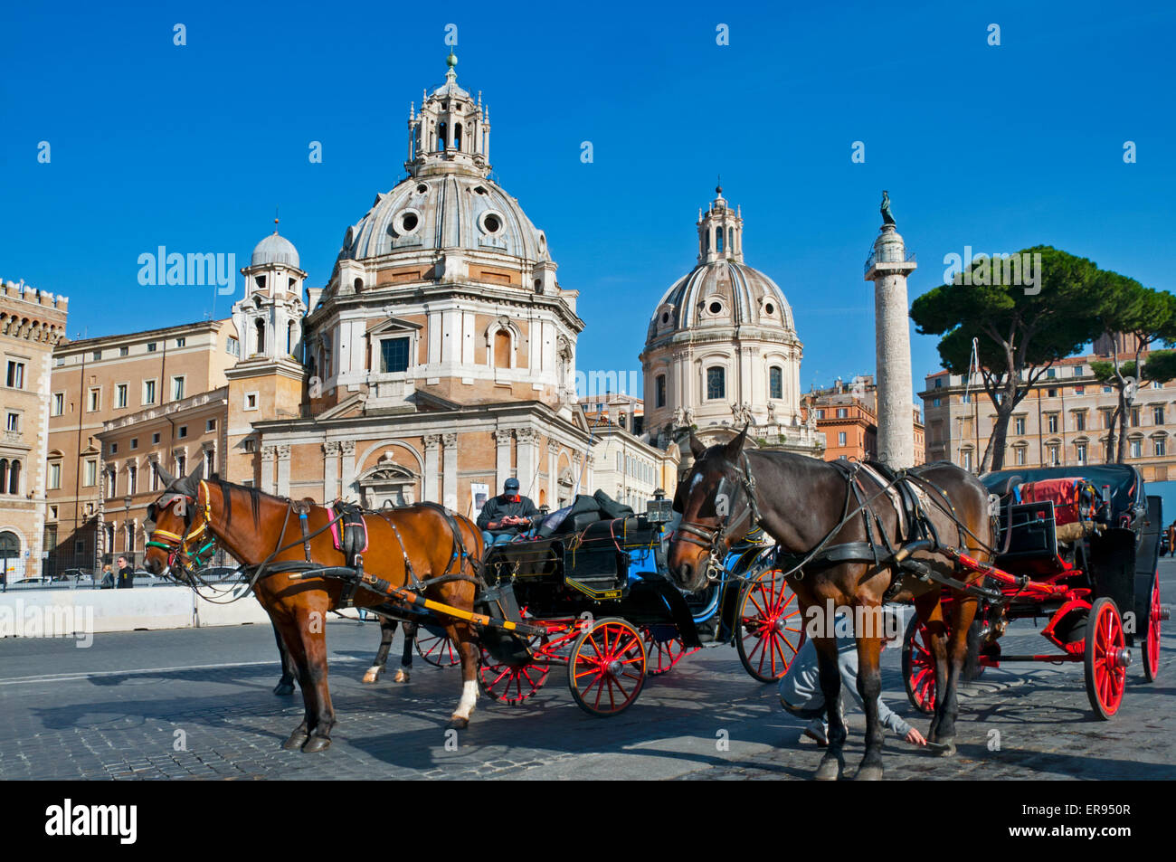 horse drawn carriages Rome Stock Photo - Alamy