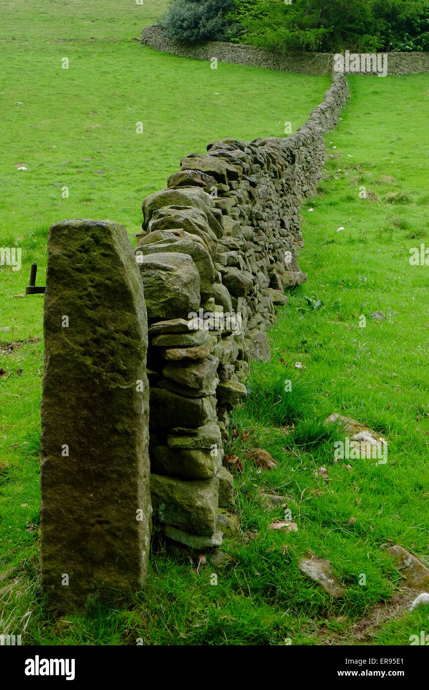stone wall Edale Stock Photo - Alamy