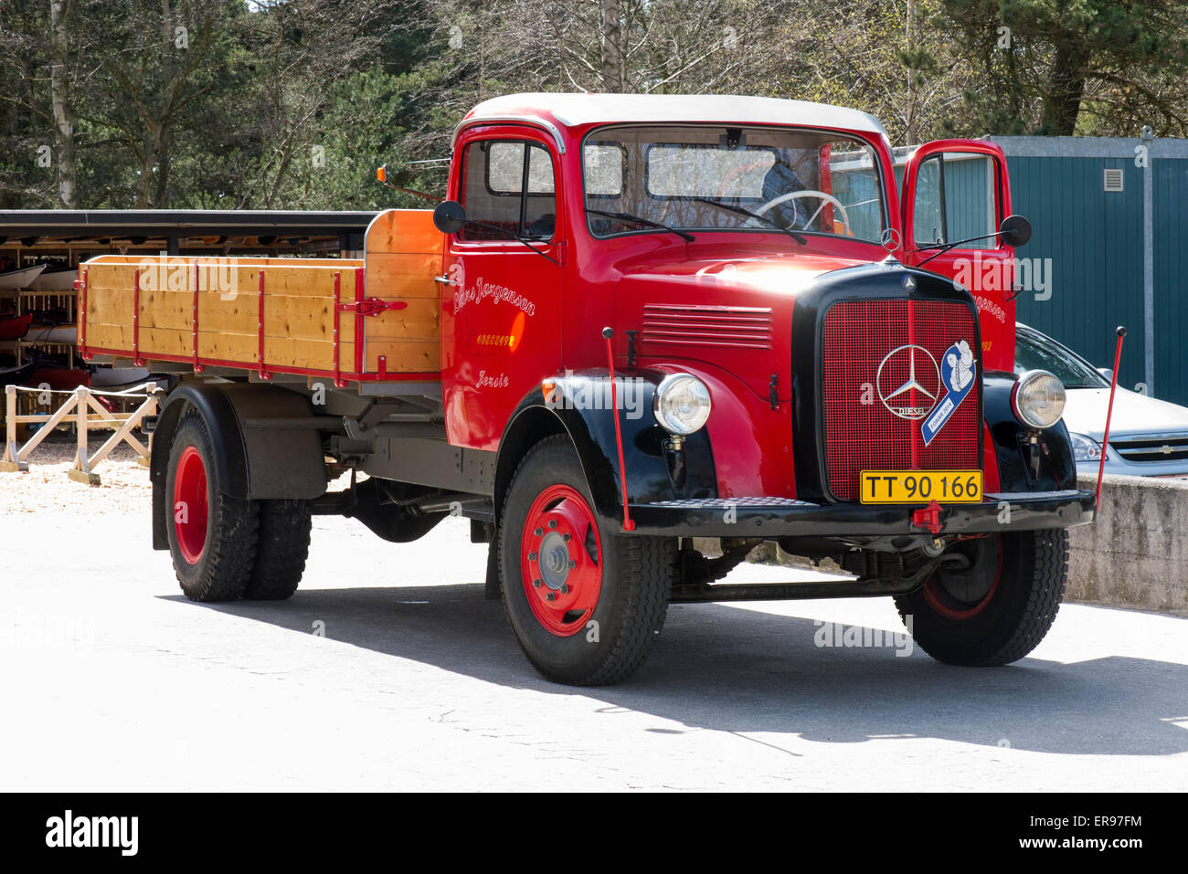 Big red truck hi-res stock photography and images - Alamy