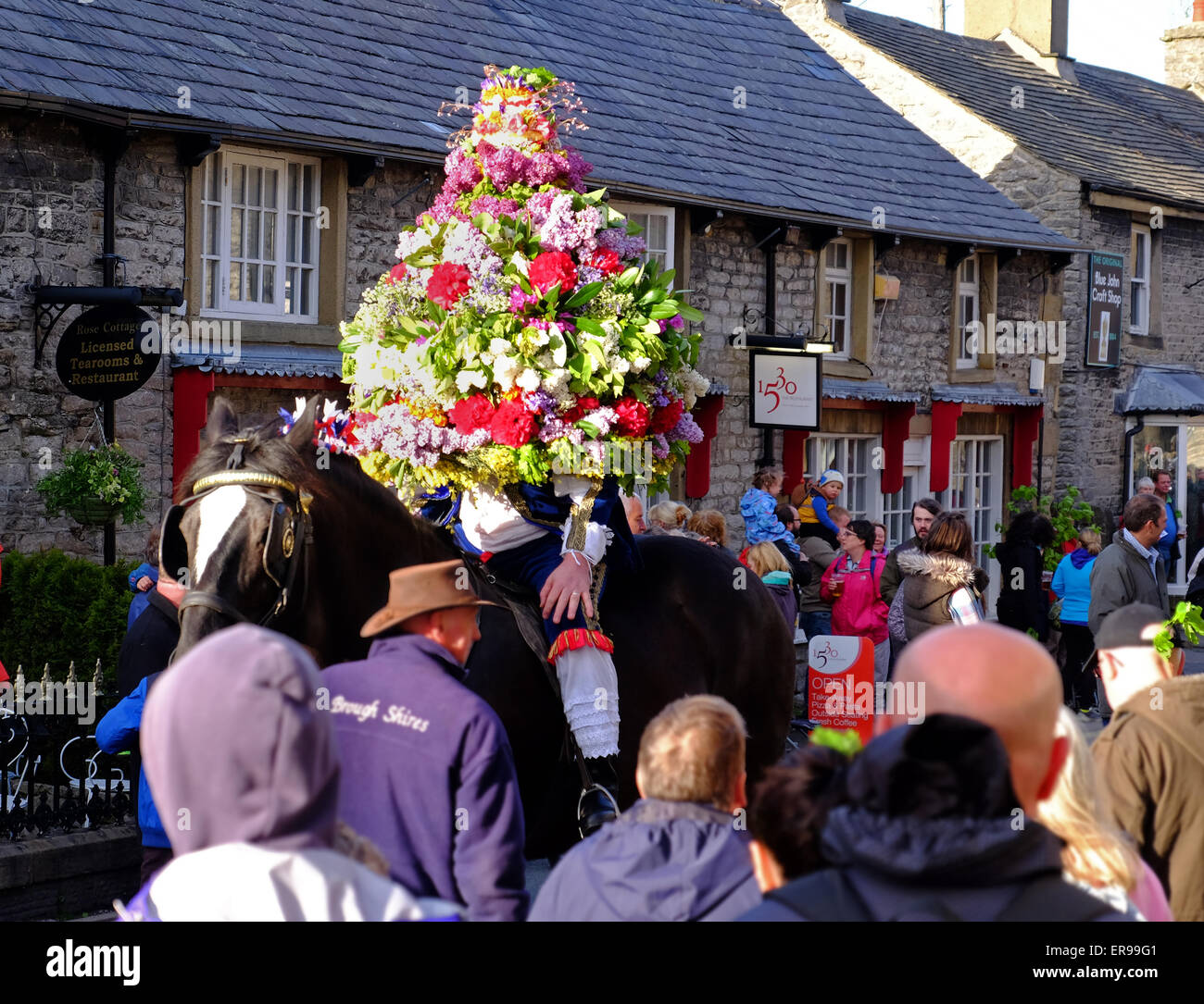 The Garland Ceremony, an ancient ritual, in Castleton, Derbysire Stock ...