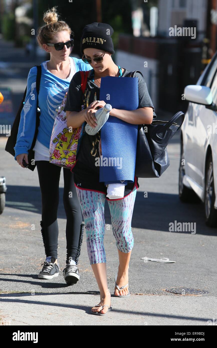Kaley Cuoco leaves a yoga class wearing a Brian Lichtenberg Ballin ...