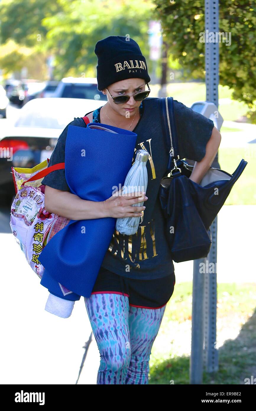 Kaley Cuoco leaves a yoga class wearing a Brian Lichtenberg Ballin ...