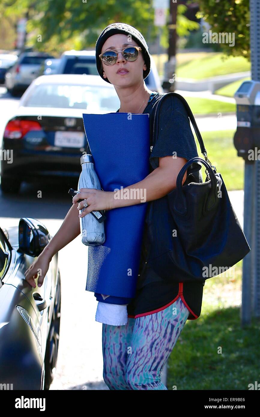 Kaley Cuoco leaves a yoga class wearing a Brian Lichtenberg Ballin ...