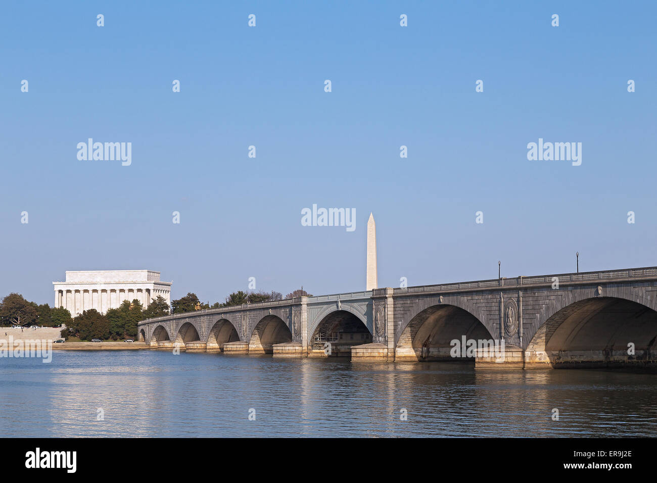 Arlington Memorial Bridge and a view on Lincoln Memorial and Washington ...