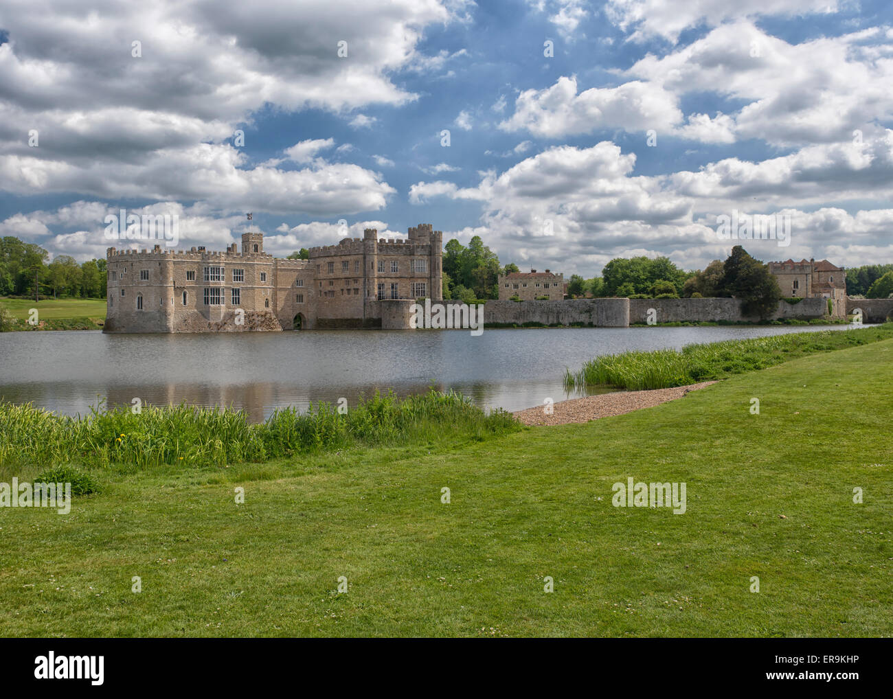 Leeds Castle in Kent, England UK Stock Photo - Alamy