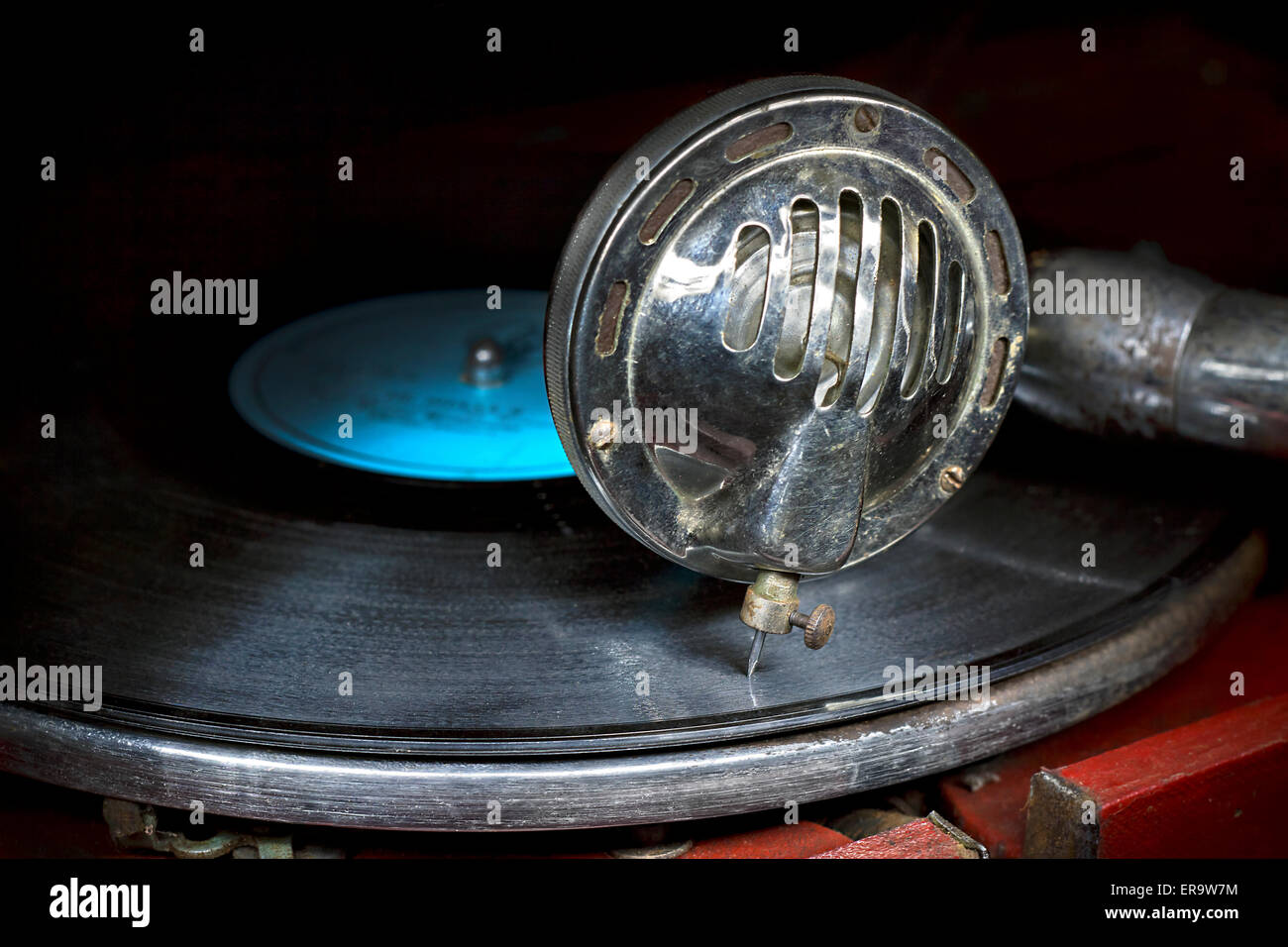 Head with an old gramophone needle on the vinyl disc closeup Stock ...