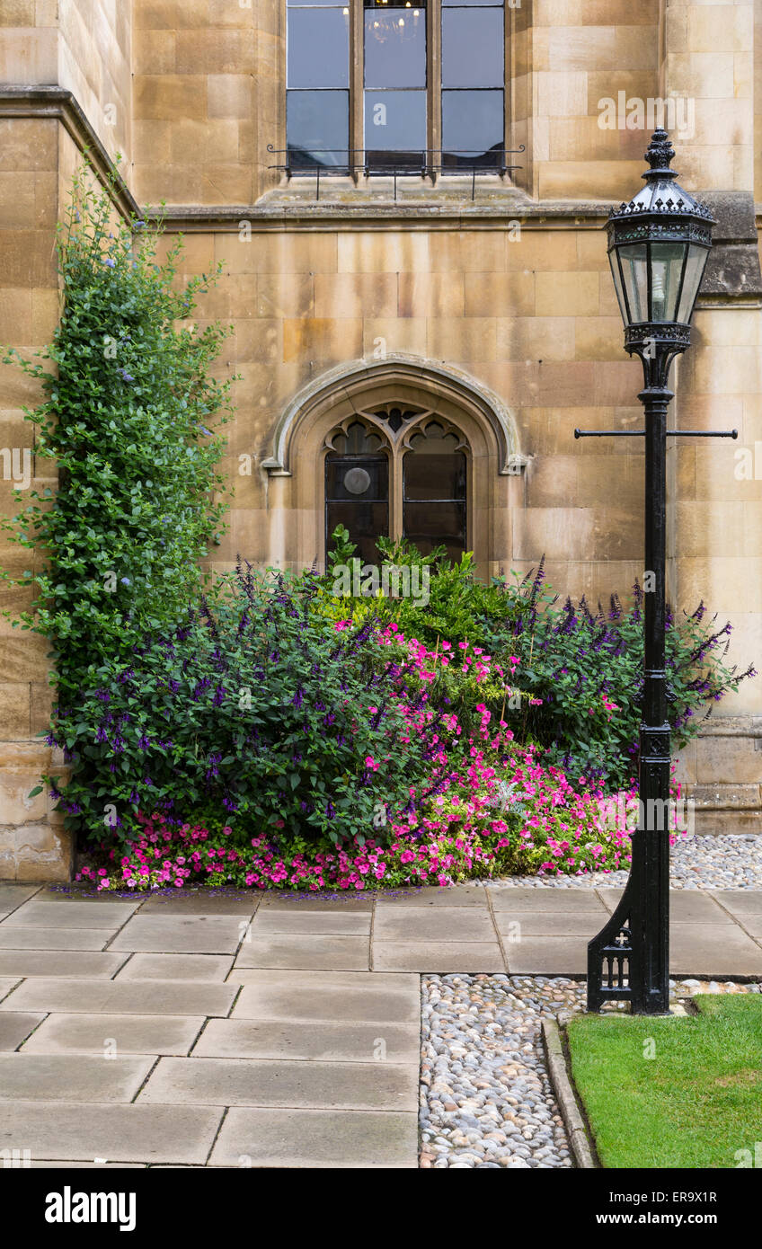 Corner courtyard hi-res stock photography and images - Alamy