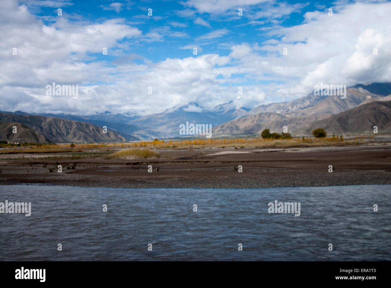 The Lhasa river flowing thorough Tibet Stock Photo - Alamy
