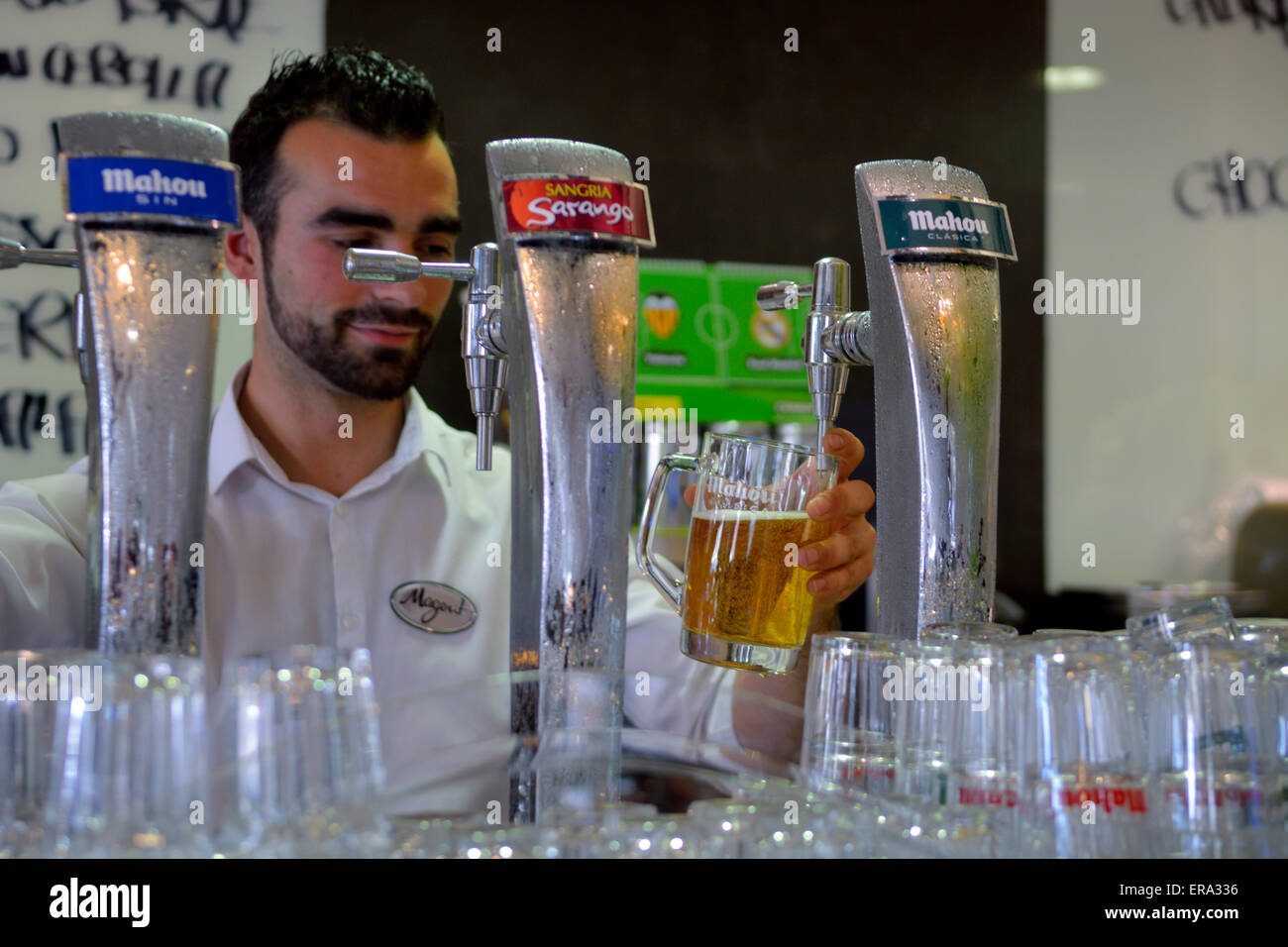 Beer in bar Stock Photo - Alamy